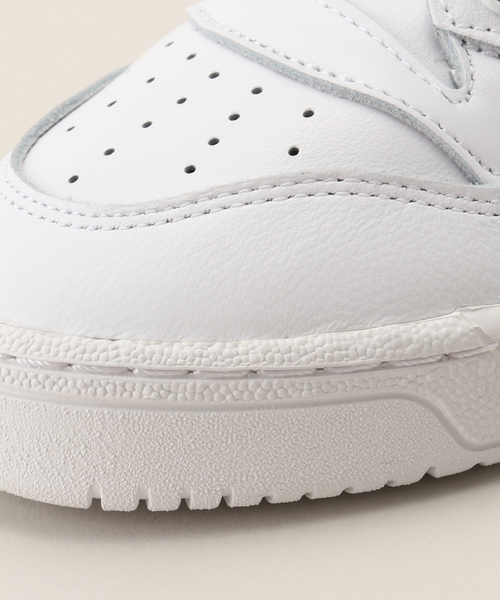 adidas（アディダス）の「adidas/アディダス RIVALRY LOW FV4225（スニーカー）」 - WEAR