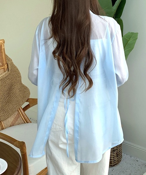 REMUR（レミュール）の「後ろ姿も美人見え。袖ボリューム バックスリット シアーシャツ（シャツ/ブラウス）」 - WEAR