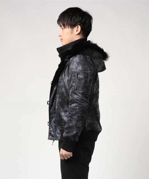 SHELLAC（シェラック）の「セマンティックデザイン/semantic designxSHELLAC サーモライト総柄N2Bアウター（ミリタリージャケット）」 - WEAR