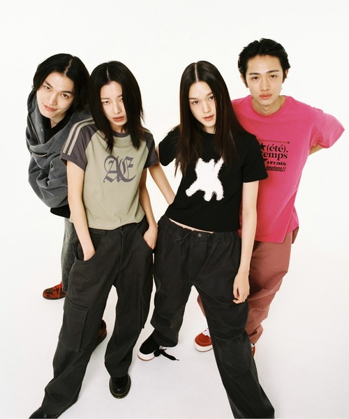 aeae（エーイーエーイー）の「Gothic Logo Crop Raglan T-Shirts（Tシャツ/カットソー）」 - WEAR