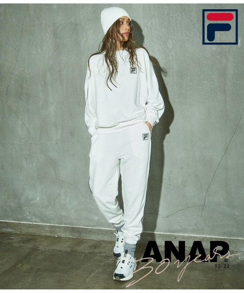 FILA（フィラ）の「【FILA フィラ別注/ANAPオリジナルデザイン】FILAパイピングデザイン裏毛ジョガーパンツ（スウェットパンツ）」 - WEAR