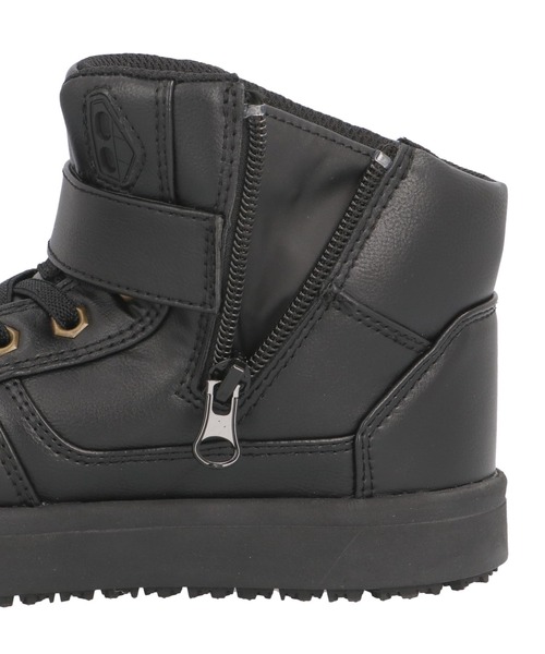 MAD FOOT（マッドフット）の「MADFOOT! マッドフット キッズ 耐水シューズ 【滑りにくい/幅広3E】 ブーツスニーカー ハイ ...