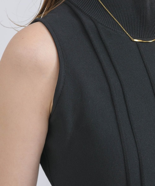 NEUNA（ヌナ）の「【1枚で決まる高見えトップス。】ウエストボリュームラインフリルノースリーブトップス（Tシャツ/カットソー）」 - WEAR