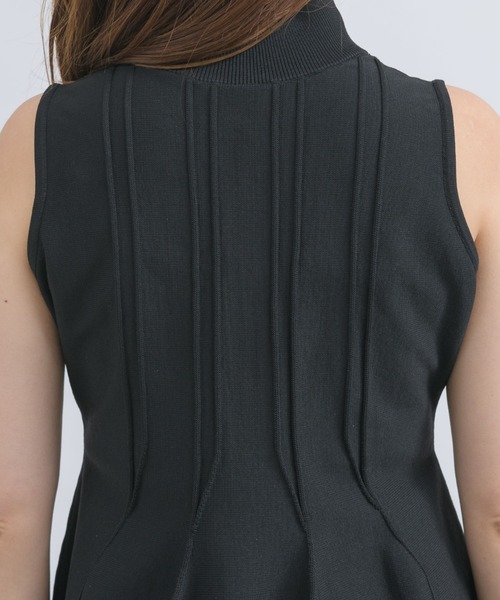 NEUNA（ヌナ）の「【1枚で決まる高見えトップス。】ウエストボリュームラインフリルノースリーブトップス（Tシャツ/カットソー）」 - WEAR