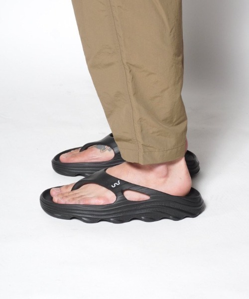 乱痴気（ランチキ）の「【doubleu】V SHAPE MEN（サンダル）」 - WEAR