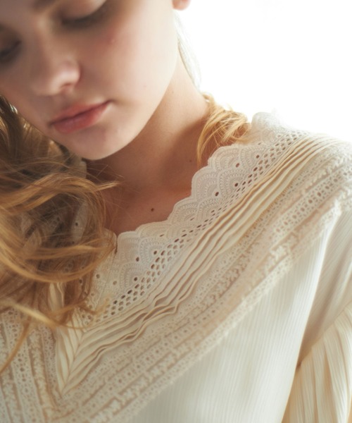idem（イデム）の「Pleats Sleeve Lace Blouse（シャツ/ブラウス）」 - WEAR