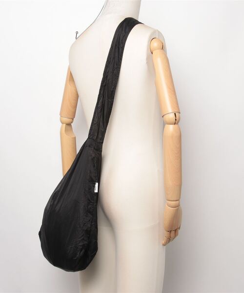 MAISON mou（メゾンムー）の「【NANOBAG/ナノバッグ】NANO SLINGブラック（エコバッグ/サブバッグ）」 - WEAR