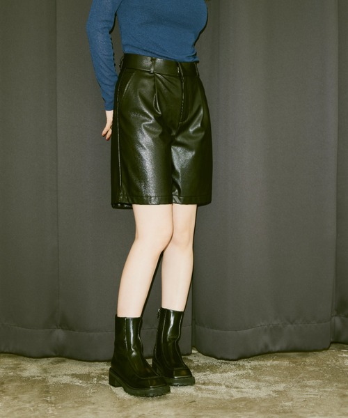 Happy John（ハッピージョン）の「fake leather half pants/フェイクレザーハーフパンツ（その他パンツ）」 - WEAR