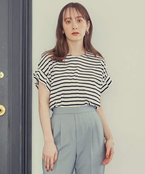 Feroux（フェルゥ）の「タックスリーブVネックTシャツ（Tシャツ/カットソー）」 - WEAR