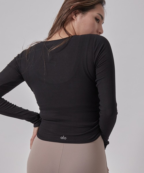 Alo Yoga（アロヨガ）の「【alo】GATHER LONG SLEEVE ギャザーロングスリーブ（Tシャツ/カットソー）」 - WEAR