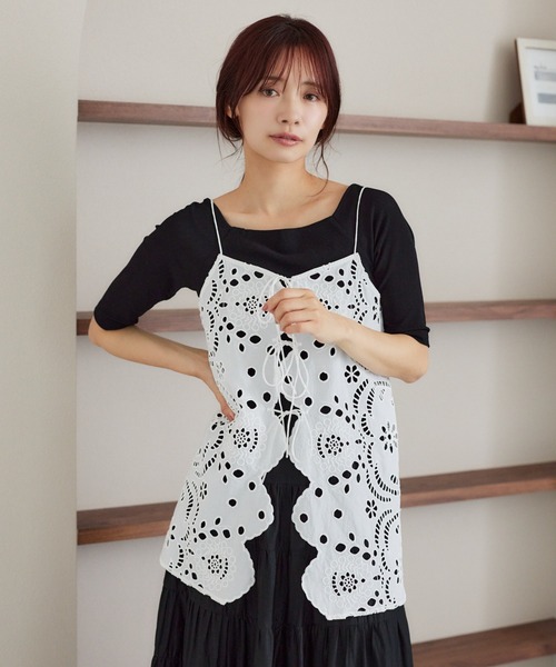 mysty woman（ミスティウーマン）の「スカラップ刺繍キャミ 574338（シャツ/ブラウス）」 - WEAR