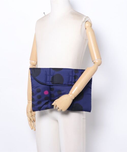 392 plusm（サンキューニプリュスエム）の「Quilting Clutch Bag (M) - maru - 731868（PC・タブレットケース）」 - WEAR