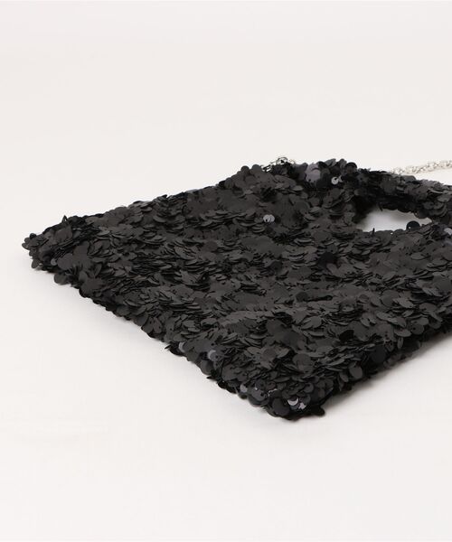 cache cache（カシュ カシュ）の「カシュカシュ cachecache / スパンコールトライアングルバッグ（ショルダーバッグ）」 - WEAR