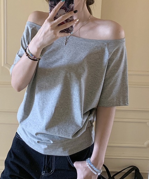 Teem Store（チームストア）の「シンプル無地オフショルT（Tシャツ/カットソー）」 - WEAR
