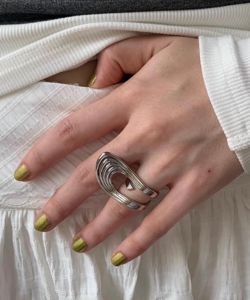 Vipoa（ヴィポア）の「Silver oval open ring（リング）」 - WEAR