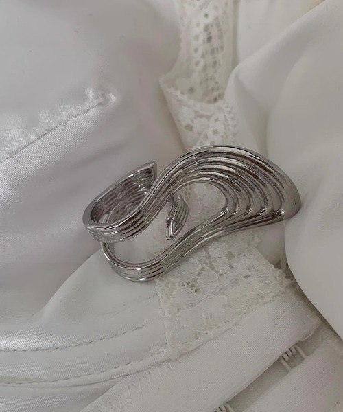 Vipoa（ヴィポア）の「Silver oval open ring（リング）」 - WEAR