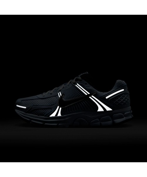 NIKE（ナイキ）の「ナイキ ズーム ボメロ 5 ウィメンズシューズ / Nike Zoom Vomero 5 Women's Shoes ...