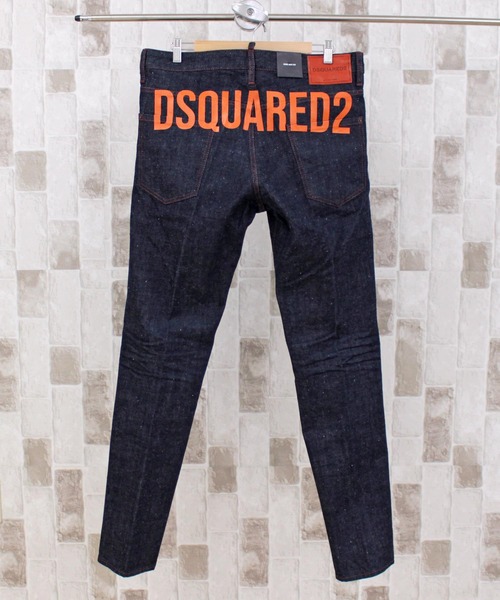 DSQUARED2（ディースクエアード）の「DSQ2 バックロゴボタンフライデニムパンツ COOL GUY FIT JEANS（デニムパンツ ...