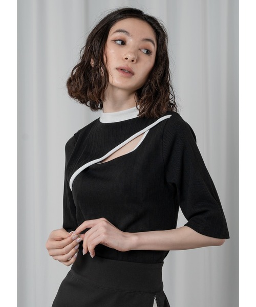 Adoon plain（アドーンプレーン）の「バイカラーネックスリットトップス（Tシャツ/カットソー）」 - WEAR