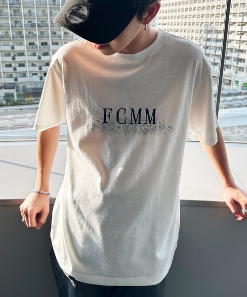 FCMM（エフシーエムエム）の「【日本限定アイテム】FLOWER EMBROIDERY S/S TEE/フラワーエンブロイダリーショートスリーブT（Tシャツ/カットソー）」 - WEAR