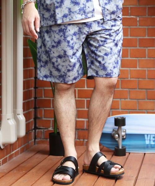 ROOT THREE（ルートスリー）の「ROOT THREE 総柄ショートパンツ（その他パンツ）」 - WEAR