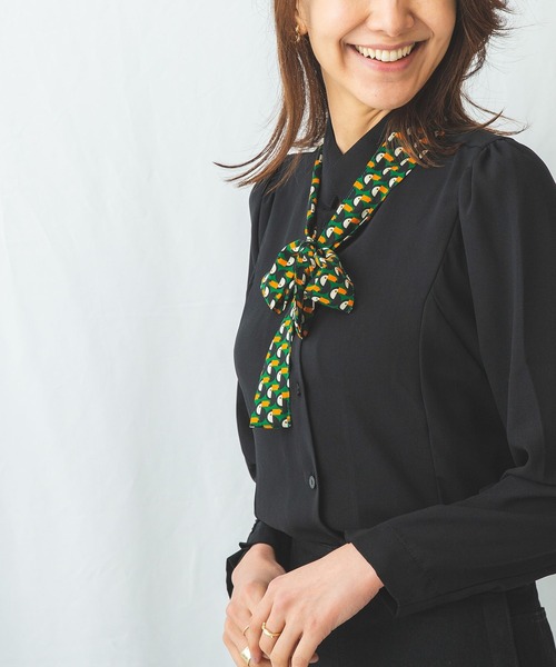 NARACAMICIE（ナラカミーチェ）の「トゥッカーノ柄タイ付長袖シャツ