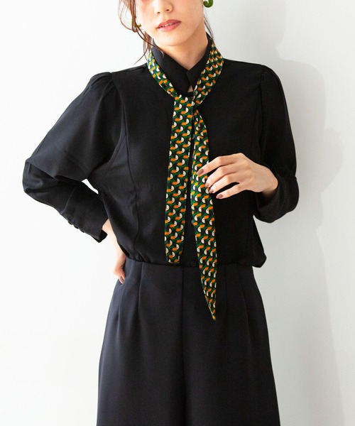 NARACAMICIE（ナラカミーチェ）の「トゥッカーノ柄タイ付長袖シャツ