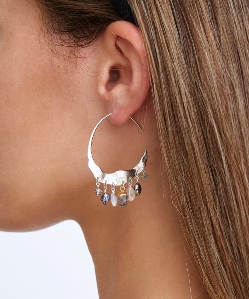 CHAN LUU（チャンルー）の「グレーミックス チャーム フープピアス ES-5357（ピアス（両耳用））」 - WEAR