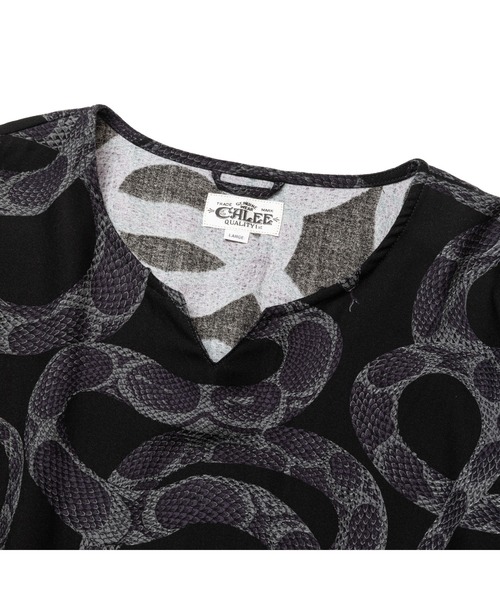 CALEE（キャリー）の「R/P ALLOVER SNAKE PATTERN KEY NECK WIDE SILHOUETTE SH ＜LIMITED＞（Tシャツ/カットソー）」 - WEAR