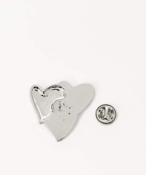 To b. by agnes b.（トゥービーバイアニエスベー）の「WV23 PIN メニ―ハートピンズ（ブローチ/コサージュ）」 - WEAR