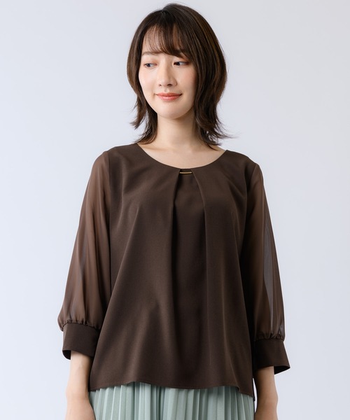 Rewde（ルゥデ）の「胸元ﾊﾞｰ付袖ｼﾌｫﾝﾌﾞﾗｳｽ（0R13-8200313）（シャツ/ブラウス）」 - WEAR