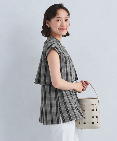 green label relaxing（グリーンレーベルリラクシング）の「ドビー ストライプ ケープ ノースリーブ シャツ -マシン ...