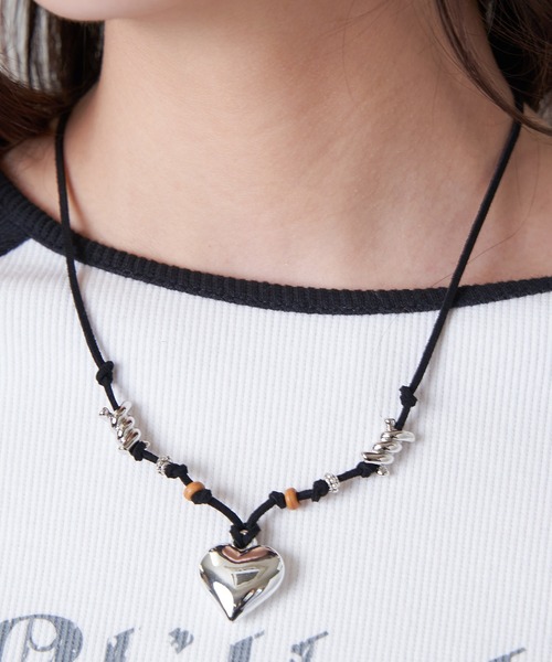 SPINNS（スピンズ）の「3Dハートデザイン スエードネックレス（ネックレス）」 - WEAR